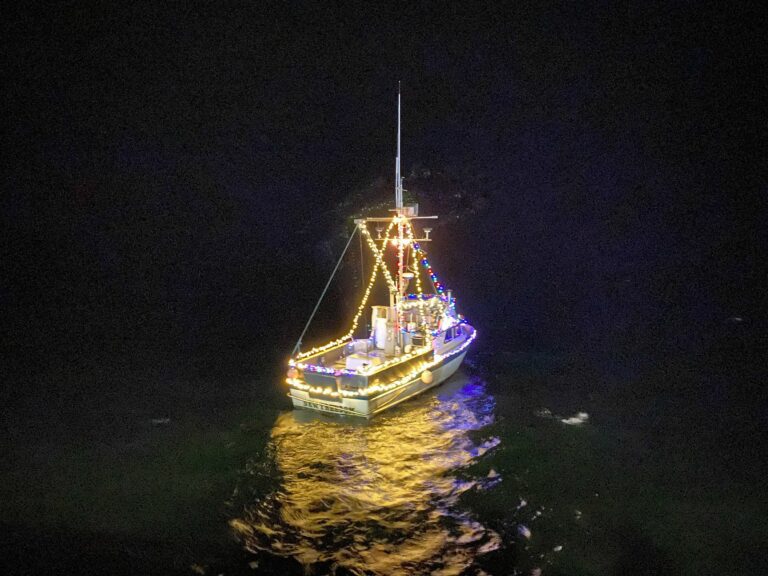 Wrangell's boat parade floats on despite the storm - KSTK